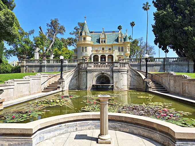 Talk about curb appeal! This grand entrance could make even Cinderella's carriage driver do a double-take. Just don't expect any pumpkins at midnight.