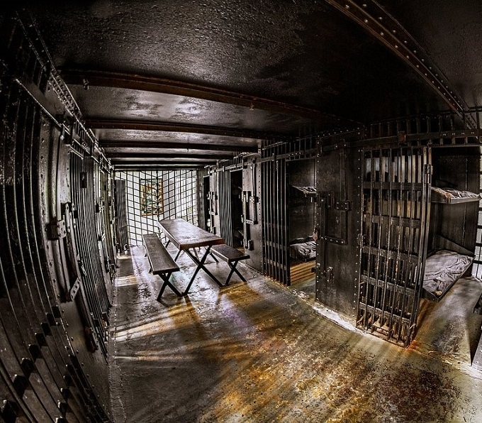 Bars, benches, and… is that a Christmas tree? Talk about decking the cells.