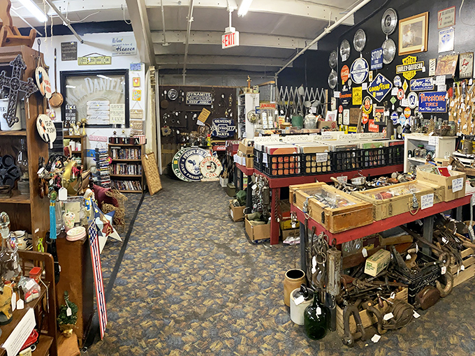 Step into a time machine of tchotchkes! This interior shot showcases a cornucopia of curiosities that would make even Indiana Jones do a double-take.