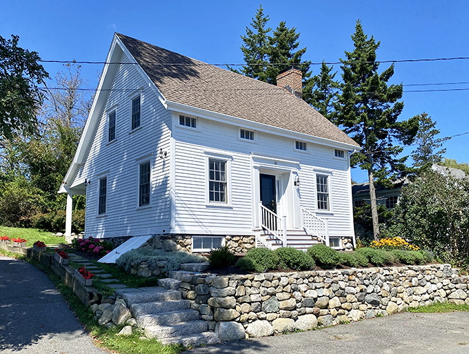 This pristine white clapboard house isn't just eye candy&mdash;it's a time machine to New England's storied past. Norman Rockwell, eat your heart out!