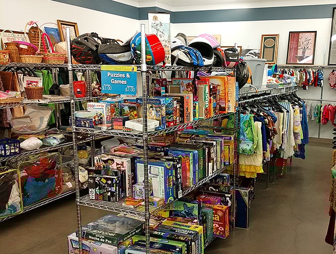 Puzzle enthusiasts, rejoice! This corner is where jigsaw dreams come true and board game nights are born.