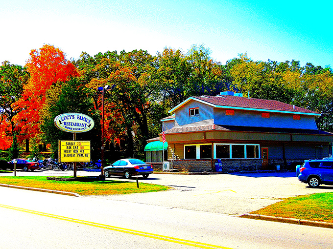 Autumn leaves and comfort food? It's like Mother Nature and your grandma teamed up to create the perfect dining experience at Lacy's.