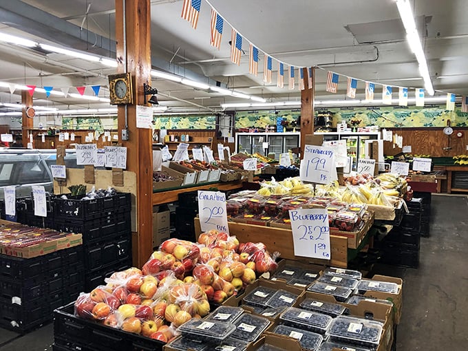 Fresh produce meets vintage treasures in this indoor wonderland. It's like your grandma's attic and a farmer's field had a beautiful baby!