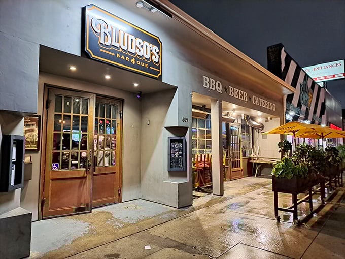 Bludso's Bar & Que: Where barbecue gets its Hollywood makeover, but keeps its down-home soul. Sleek meets smoky!