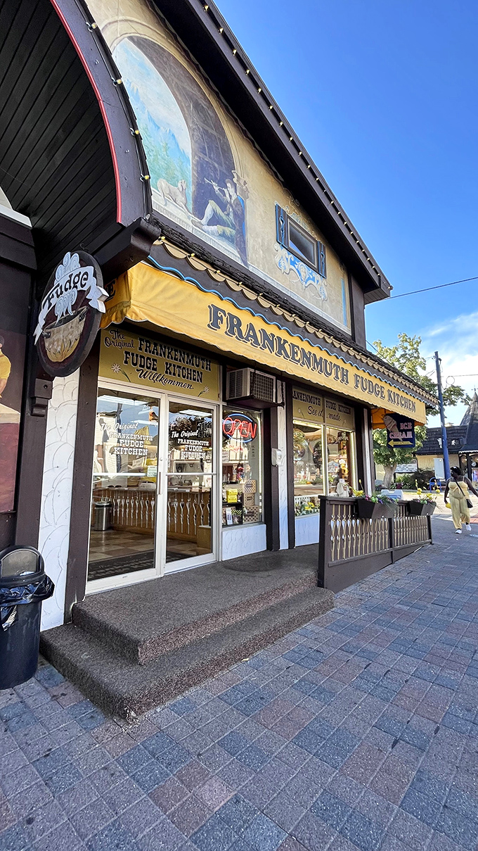 Frankenmuth Fudge Kitchen: Where German tradition meets American sweet tooth. It's a cultural exchange program for your taste buds!