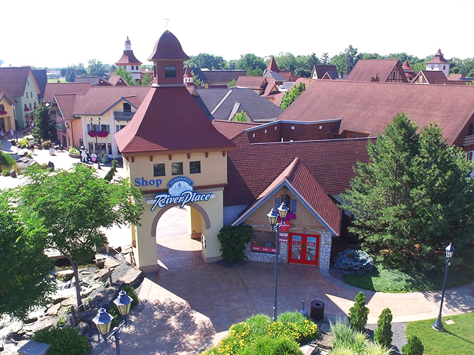 Frankenmuth's Bavarian charm: Where every day feels like Oktoberfest in a snow globe. Half-timbered buildings and festive decorations transport you to a European winter fairytale.