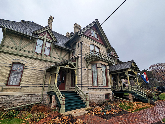 Hearthstone: Lighting up history! This Appleton gem was before its time &ndash; Edison would be green with envy.