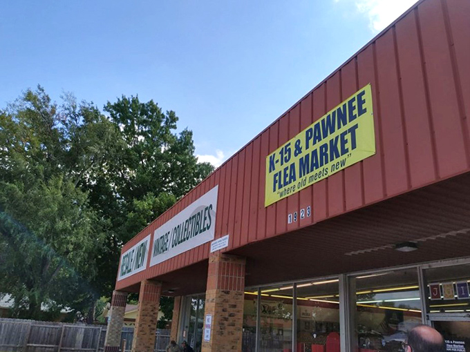 K-15 & Pawnee: Where retro meets ridiculous. It's like your grandma's attic exploded into a shopping extravaganza!