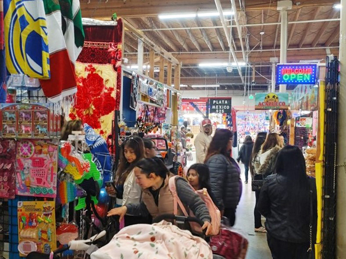 La Pulga Fant&aacute;stica: A fiesta for your senses! This indoor market is bursting with colors brighter than a telenovela star's smile.