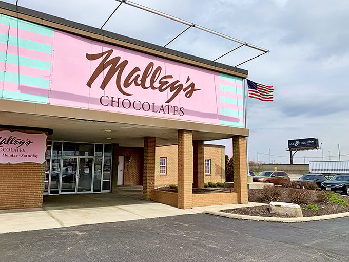 Pink paradise alert! Malley's bold facade is like a beacon for chocolate lovers. It's the Cleveland equivalent of the Bat-Signal for sweet tooths.