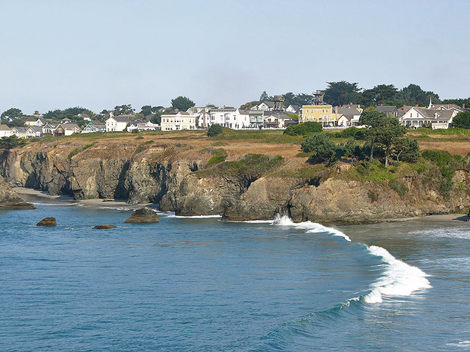 Mendocino: Where the wild meets the quaint. Rugged cliffs and charming homes create a coastal tableau straight out of a romance novel.