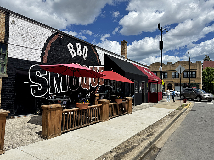 Smoque BBQ: Chicago's meaty oasis! This urban gem proves you don't need tumbleweeds to make barbecue that's hotter than the Windy City itself.