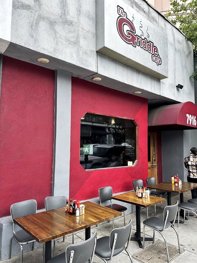 The Griddle Cafe: Where pancakes go to live large! This LA hotspot serves up breakfast with a side of "Is this real life?"