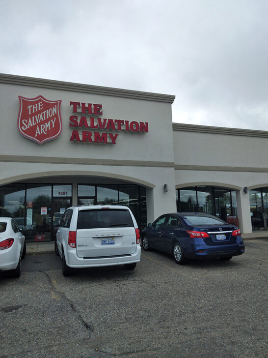 9 Enormous Thrift Stores In Michigan That Are Almost Too Good To Be True