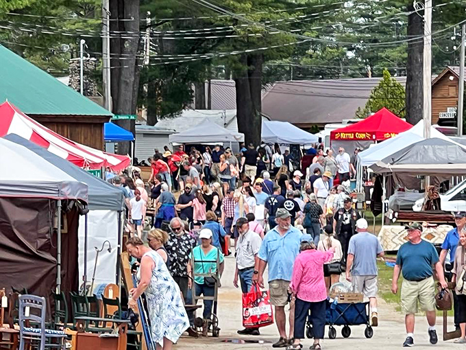 It's not just a flea market, it's a small city of curiosities. Pack a lunch &ndash; you might be here a while!