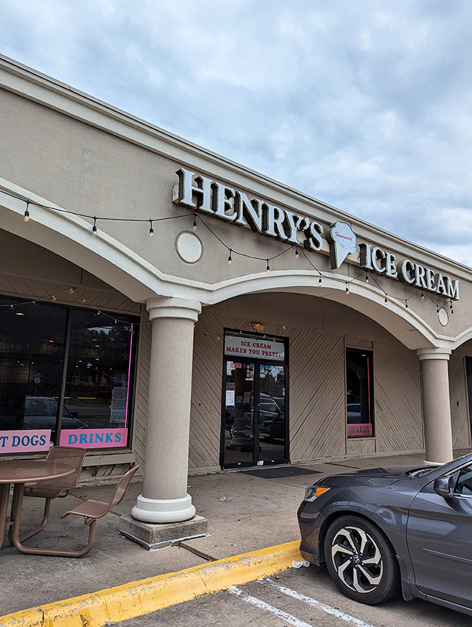 "Ice cream makes you pretty!" Henry's motto is my new life philosophy. Pass the double scoop, please! 