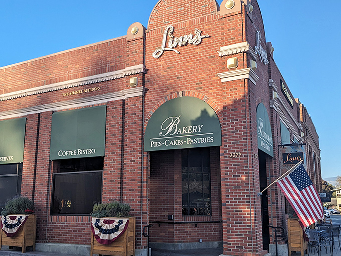Red, white, and blueberry! Linn's patriotic facade hints at the all-American delights waiting inside.