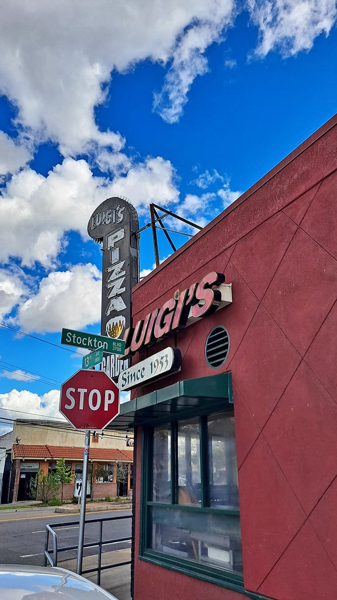Luigi's: Where the 'Garden' in 'Garden State' clearly stands for 'Pizza Garden'. The retro vibes are as satisfying as the pies.