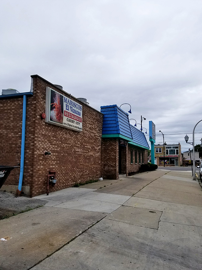 Dive into a sea of flavor at Mariscos El Veneno! Their vibrant decor and zesty dishes will have you feeling like you've found Nemo's secret restaurant.
