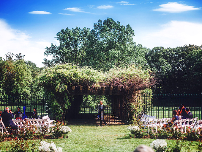 Forget dorm rooms! Mooreland Mansion is where you'd want to cram for exams. Just don't spill coffee on the antiques!