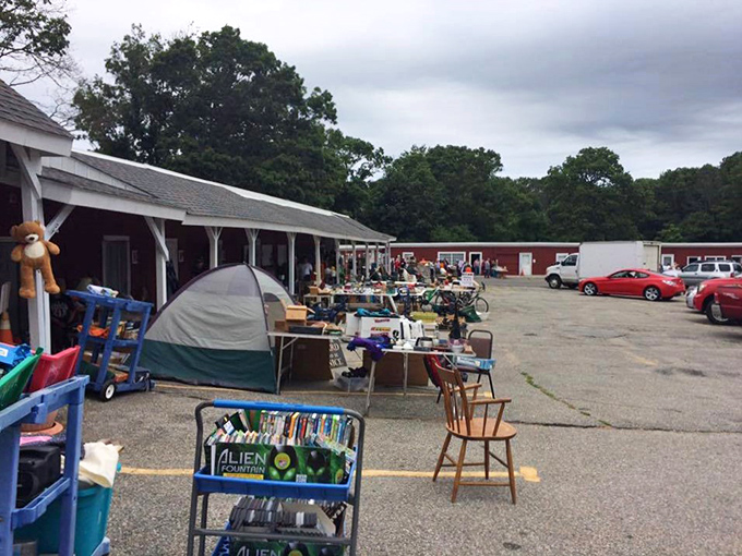 Overflowing with oldies but goodies! This flea market spills out into the sunshine, tempting passersby with trinkets and treasures galore.
