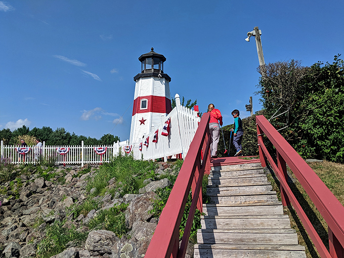 Lighthouse, camera, action! This nautical course is ready for its close-up, complete with postcard-perfect Maine scenery.