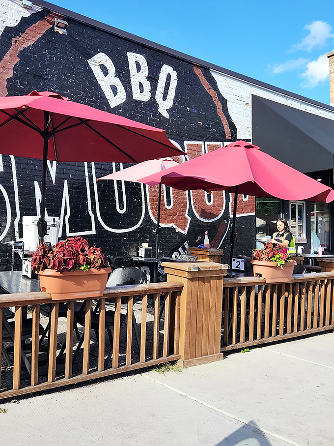 BBQ so good, it should be illegal! Smoque's outdoor setup is like a block party for your taste buds &ndash; no RSVP required.