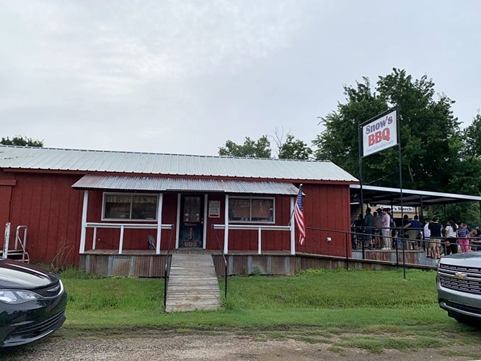 Rise and shine for Snow's! This BBQ joint opens so early, even the roosters are asking, "What's the rush?"