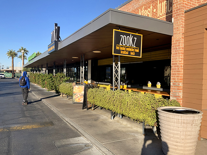Yellow signs, green plants, and sandwiches that are out of this world. Zookz is bringing the future of lunch to Phoenix, one disc at a time.
