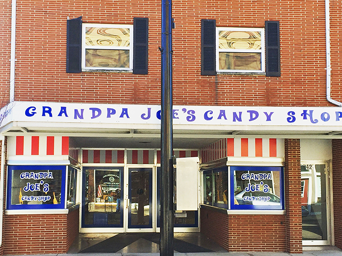 Step right up to the greatest show on Earth... for your taste buds! Grandpa Joe's is where childhood dreams come true.