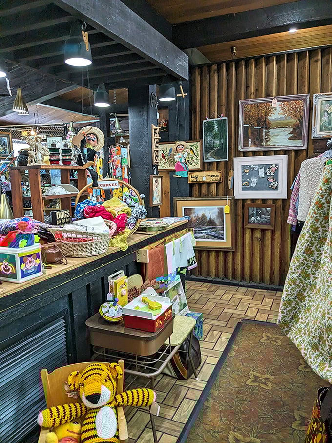 Art that tells a thousand stories! From kitschy to classy, these walls are a visual feast that'll have you pondering, "Would this look good over my couch?"