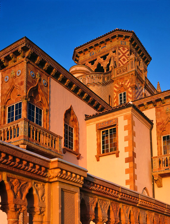 Forget the yellow brick road &ndash; this geometric marble masterpiece is the real showstopper. Dorothy would be green with envy!