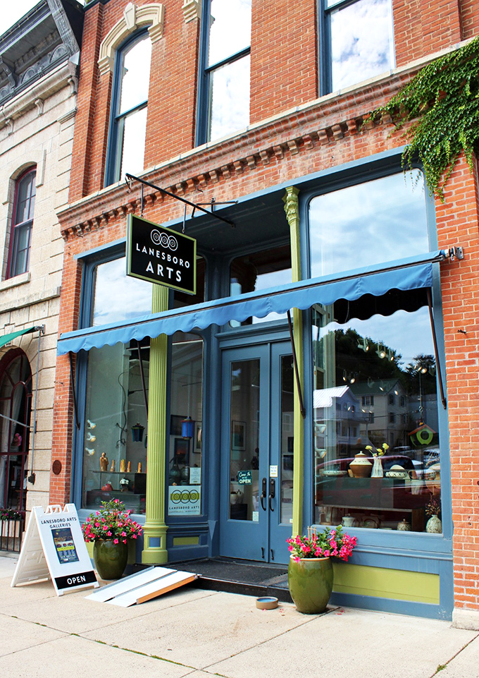 Art attack in the best way possible! Lanesboro Arts is a feast for the eyes, serving up creativity with a side of small-town charm.