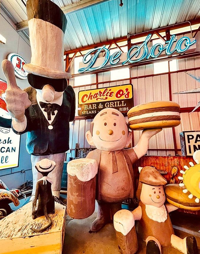 Meet the unofficial welcoming committee! These quirky statues are serving up a slice of Americana with a side of whimsy. Charlie Brown's got nothing on these guys.