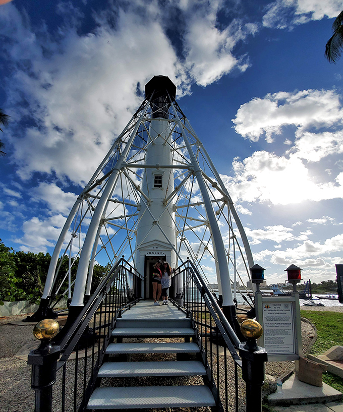 Step right up to the Eiffel Tower's beach-loving cousin! This lighthouse is ready for its close-up, and it's serving serious coastal chic vibes.