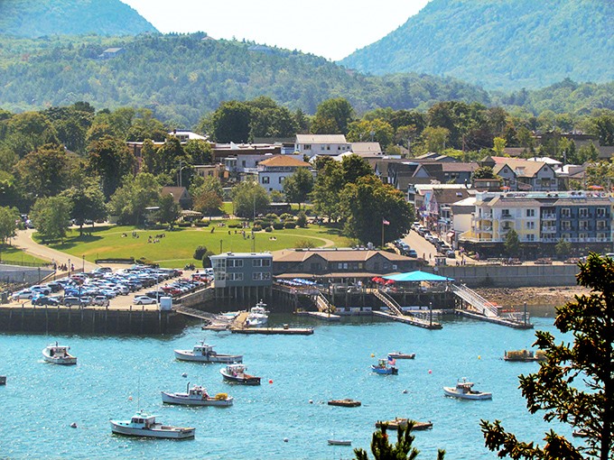 Harbor views that'll make you wonder why you ever thought screensavers were a good substitute for the real thing. Time to set sail on your next adventure!