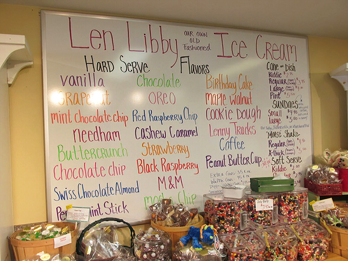 Ice cream flavors that'll make your taste buds do a happy dance. From classic vanilla to wild concoctions, there's a scoop for every mood.