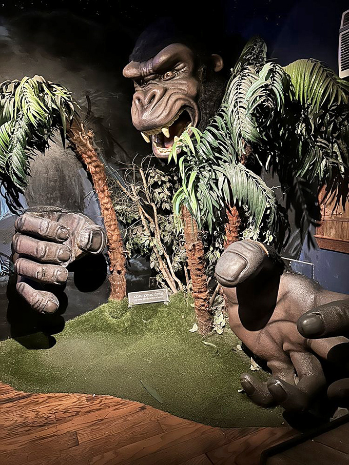 Who knew King Kong had a green thumb? This jungle-dwelling diorama gives new meaning to 'urban jungle.'