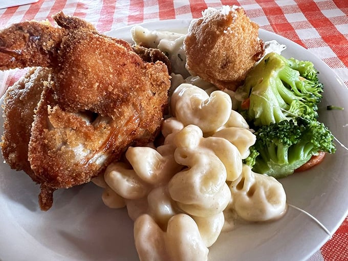 Crispy, juicy, and oh-so-comforting! This plate is like a warm hug from your grandma, if your grandma was Colonel Sanders' secret rival.