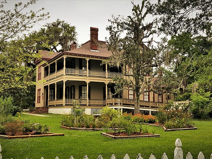 The Otis House: where Southern charm meets architectural eye candy. It's the real-life equivalent of a Nancy Meyers movie set.