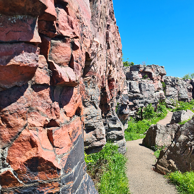 Indiana Jones, eat your heart out! This rocky passageway looks like the set of an adventure movie waiting to happen.