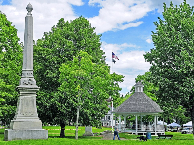 Stars, stripes, and small-town delights: Gardiner Common is where patriotism meets picnicking, and where bandstands still host more than just pigeons.
