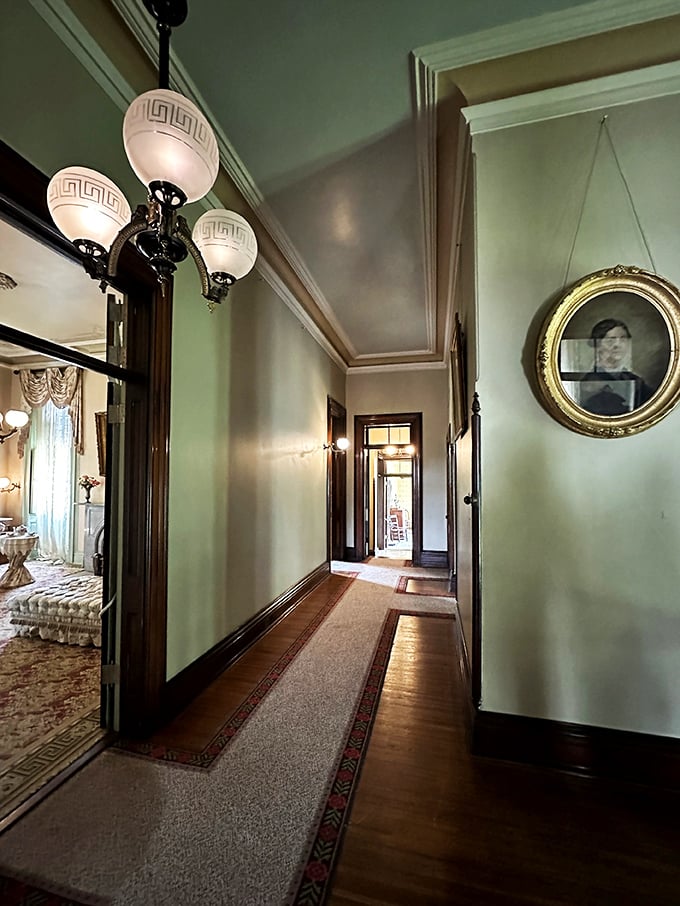 Who needs a red carpet when you've got this grand hallway? Just imagine the dramatic entrances and exits these floors have witnessed!