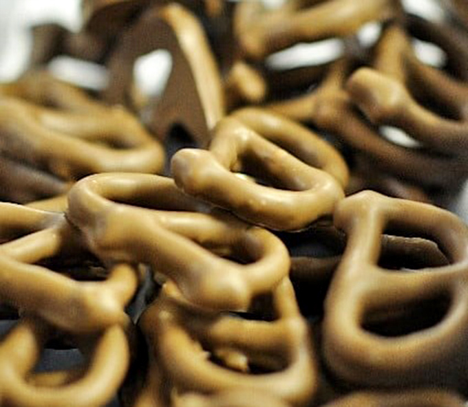 These pretzels are making me thirsty... for more pretzels! Golden, twisted perfection that puts ordinary snacks to shame.