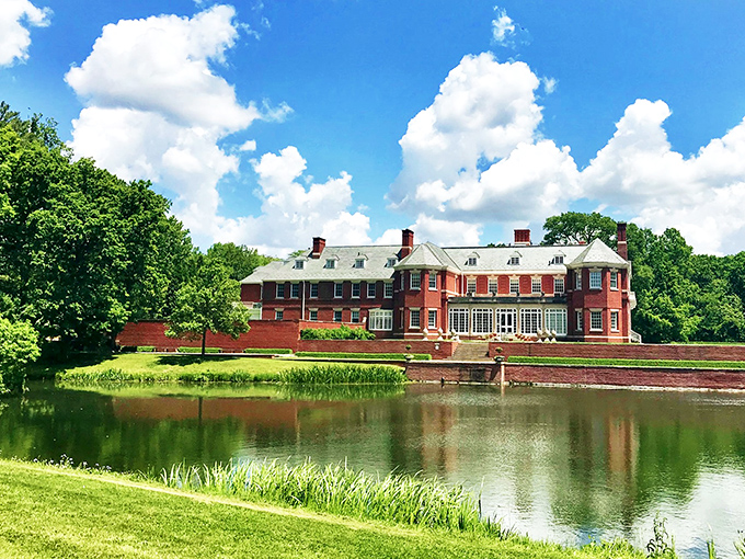 Allerton Park: Where art meets nature in a dance of whimsy. This Monticello marvel is like a garden party thrown by Salvador Dalí.