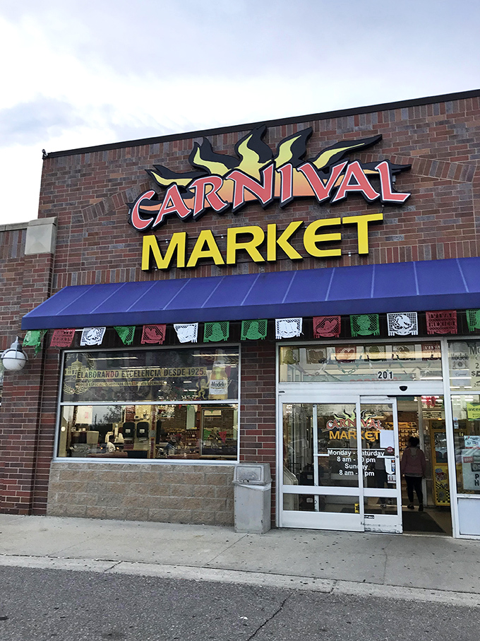 Carnival Market: Where grocery shopping meets gastronomic adventure! It's like Willy Wonka's factory, but for Mexican food lovers.