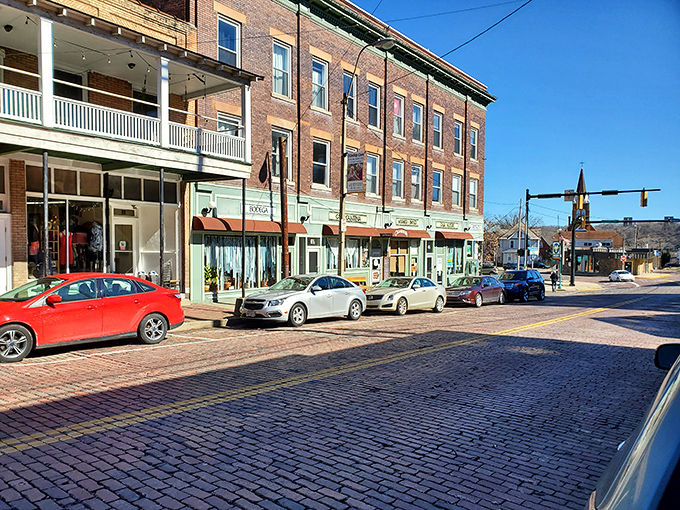 "Casa Nueva: Where hippie vibes meet Mexican spice. It's like Woodstock, but with better tacos and less mud."