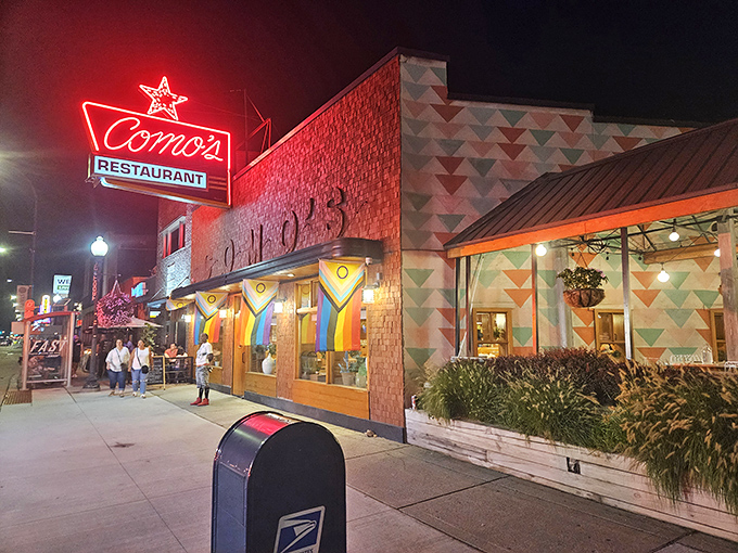 Como's: Where neon dreams and pizza realities collide! This Ferndale favorite lights up the night with promises of deliciousness.