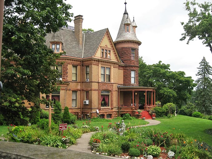 Henderson Castle: where Victorian grandeur meets rooftop hot tubs. It's the royal treatment with a side of bubbles.
