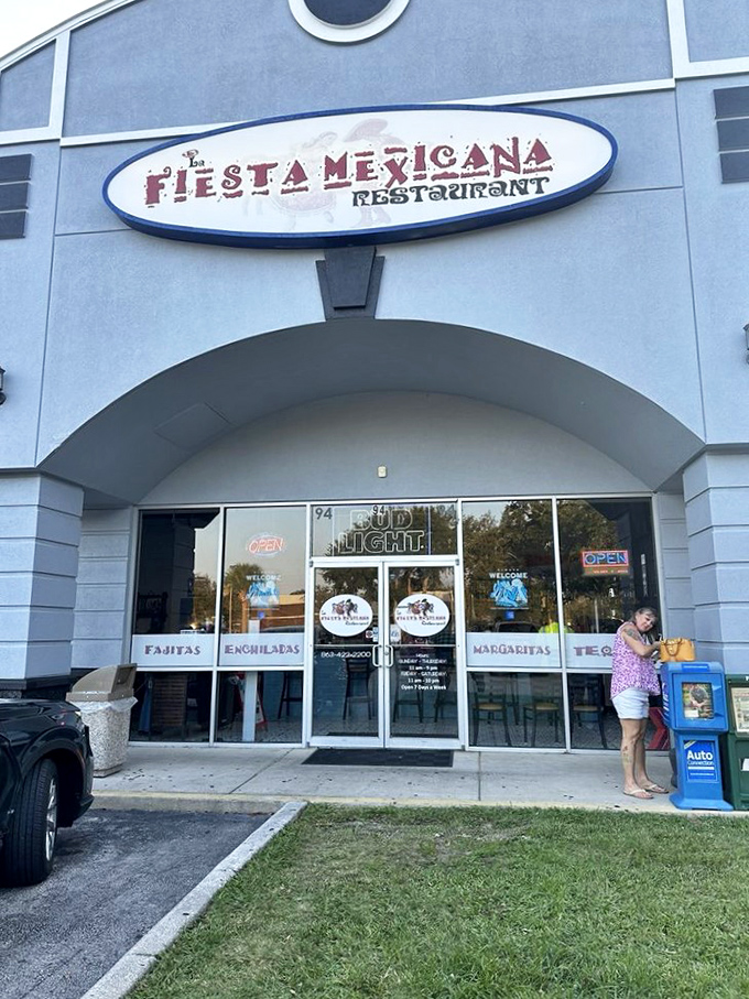 La Fiesta Mexicana: Haines City's hidden gem! It's like your abuela opened a restaurant and invited the whole neighborhood for dinner.